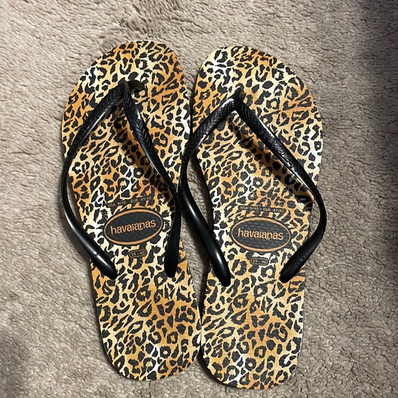 Havaianas | Shoes | Havaianas Cheetah Flip Flop Size 9 | Poshmark